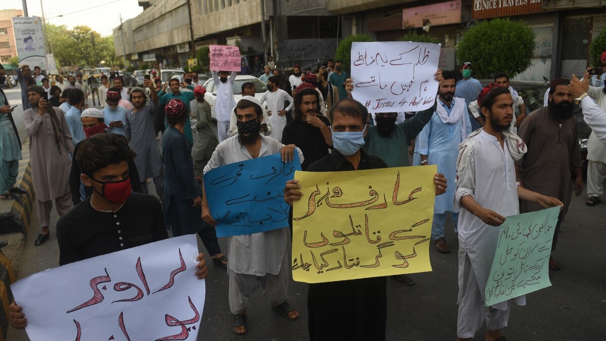 Thousands in Pakistan Protest Slaying Of Pashtun Rights Leader