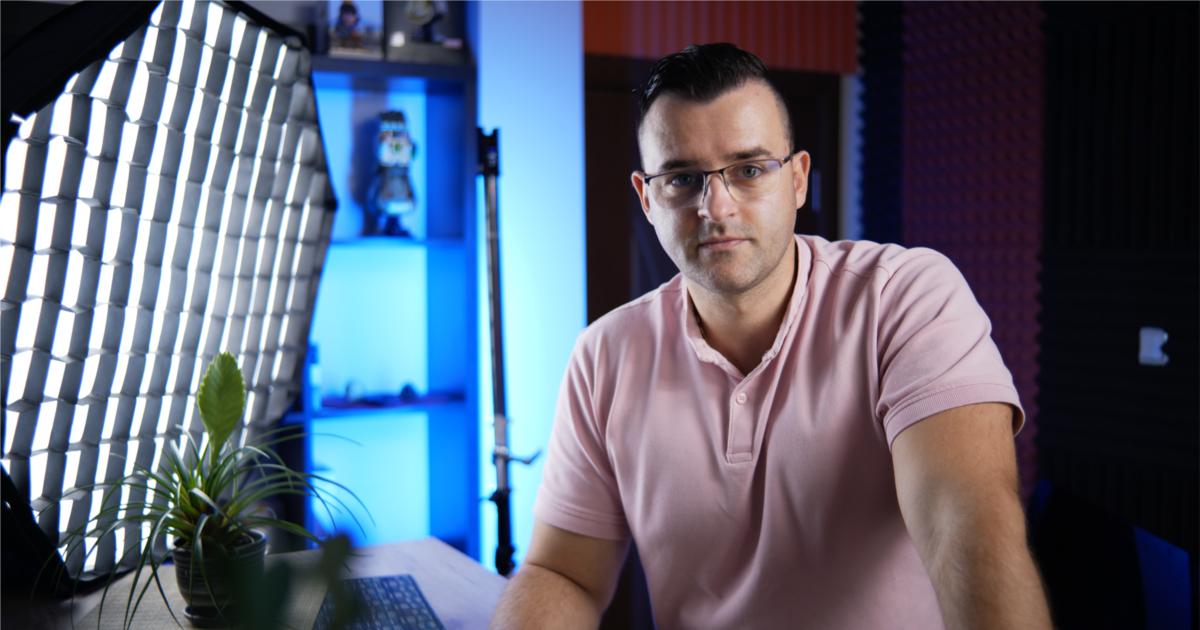 Професия Ютюбър. Кой е Слави The Clashers и какво работи