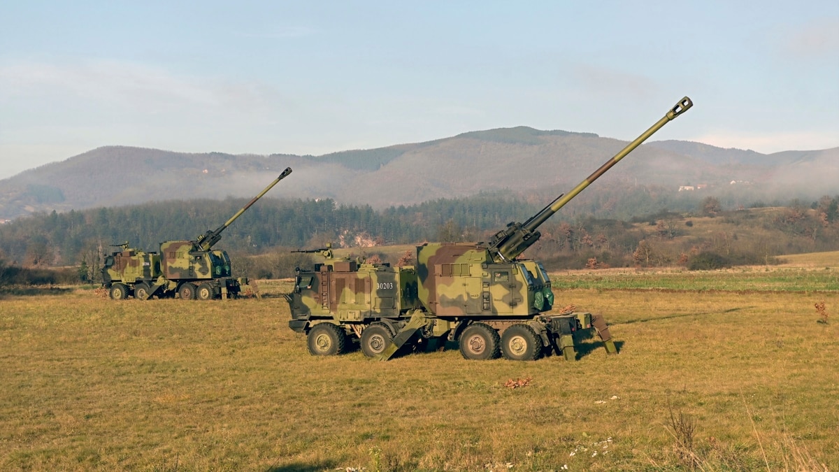 Armata sârbă este la „cel mai înalt nivel” de alertă din cauza ...