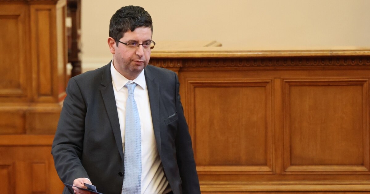 Депутатите приеха на първо четене забраната за износ на горива произведени от руски нефт