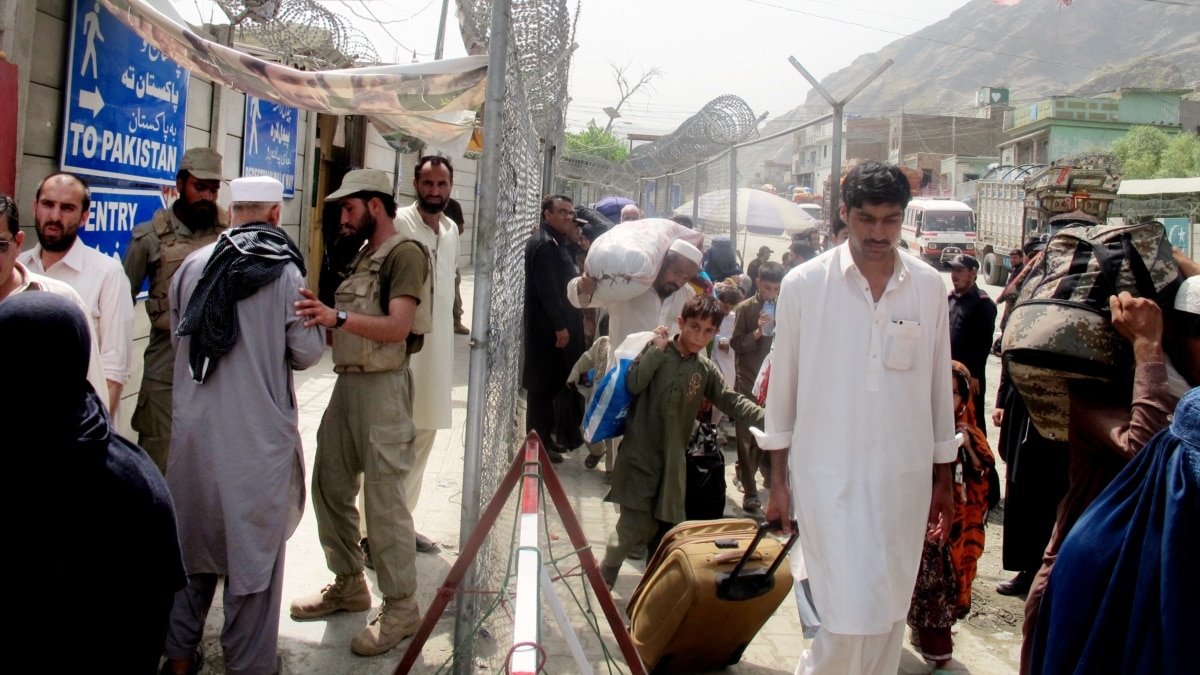 Key Pakistani-Afghan Border Crossing Closed After Dispute