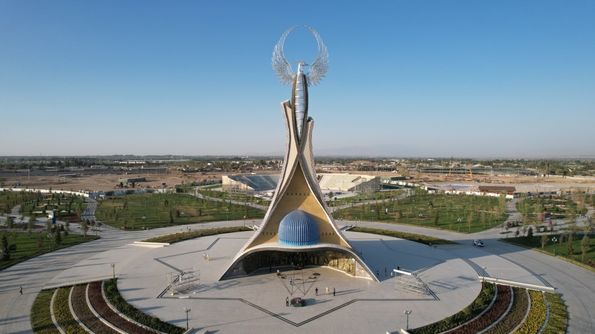 Mustaqillik monumenti: Turk shirkati 63 kunda tiklagan yodgorlik ...