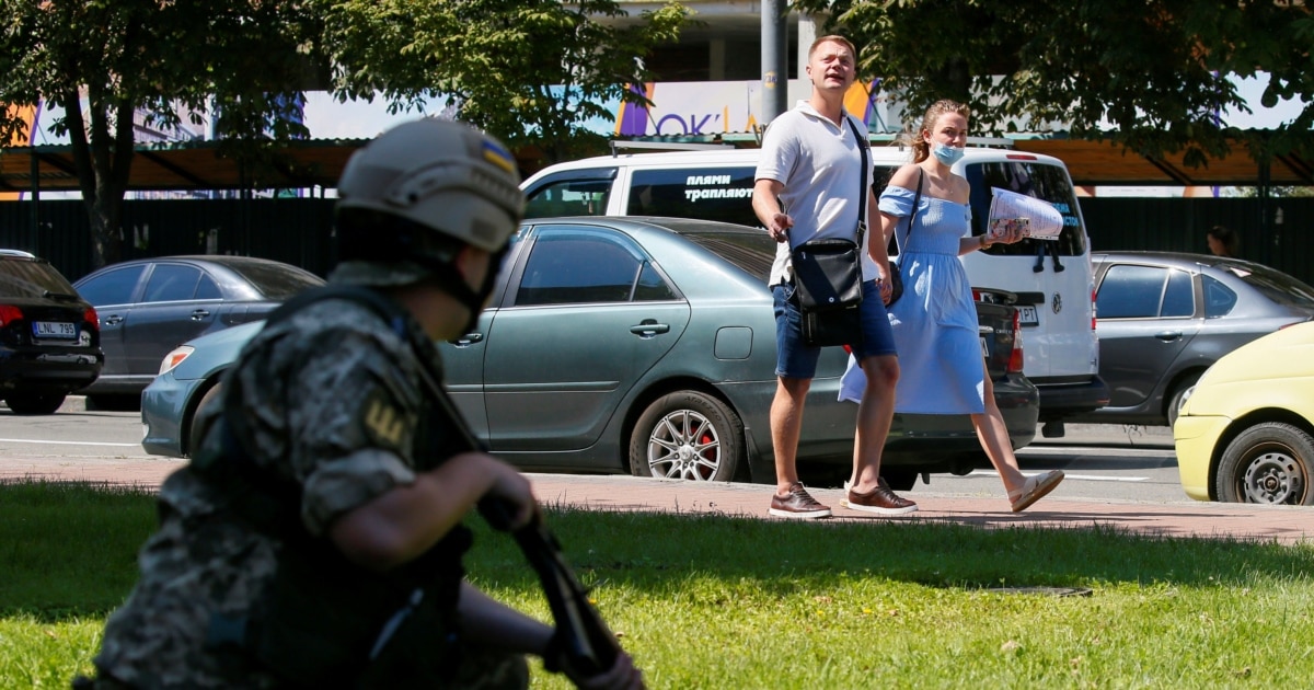 Fighting In The Streets: Ukrainian Reservists Hold Urban Warfare Drills ...