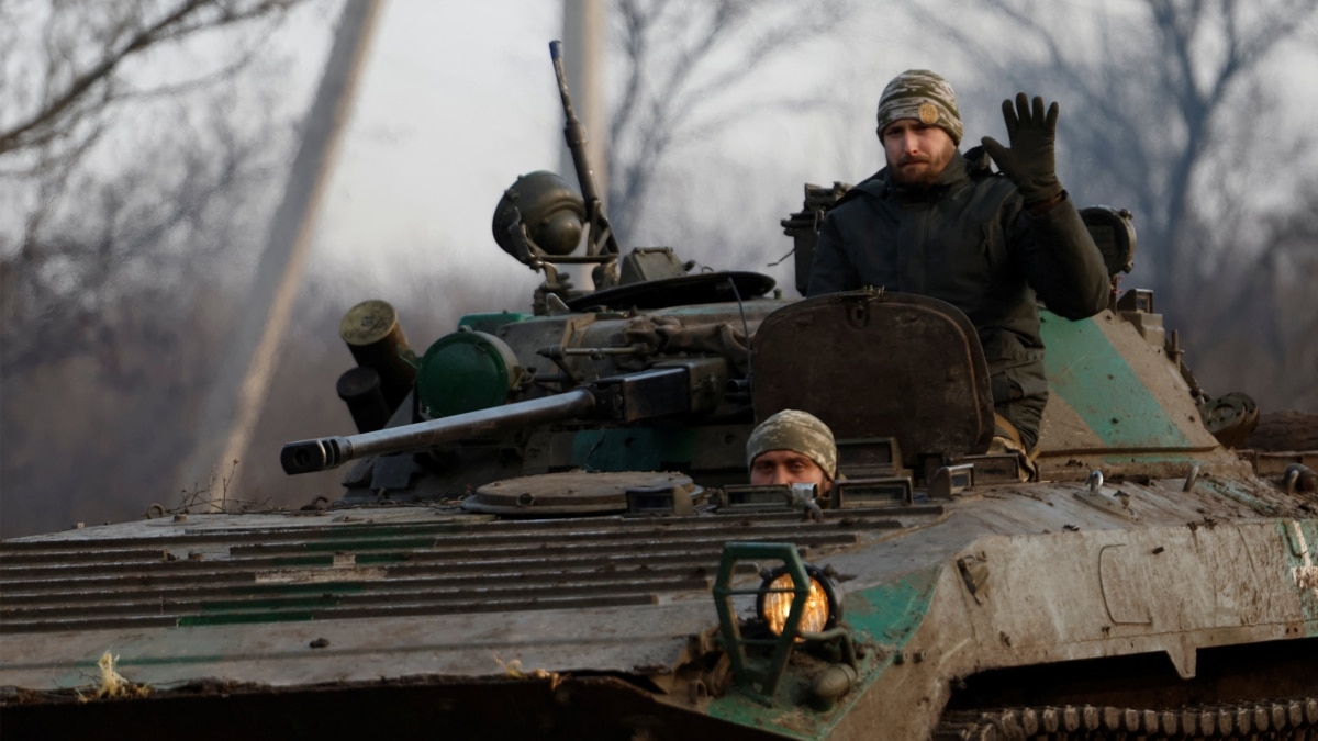 Fierce Fighting Engulfs Bakhmut As Many Defiant Ukrainians Celebrate ...
