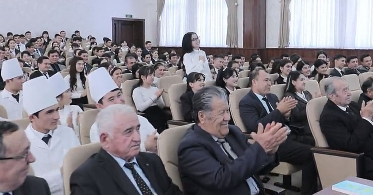 Studentkinji u Uzbekistanu ponuđen državni posao kada je predložila ...