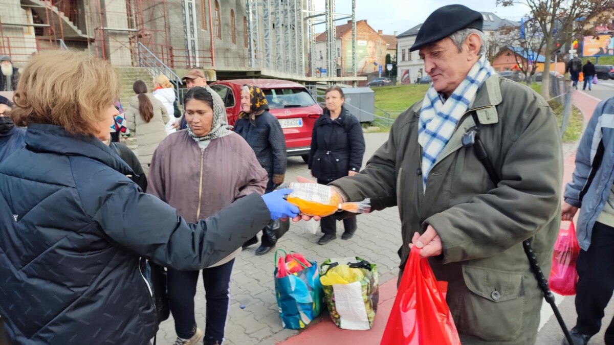 Viața românilor care au nevoie de mâncare. De la cantina socială, la ...