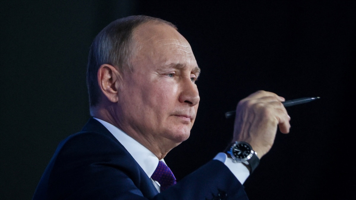 Владимир Путин подписал закон о запрете рекламы на ресурсах "иноагентов"