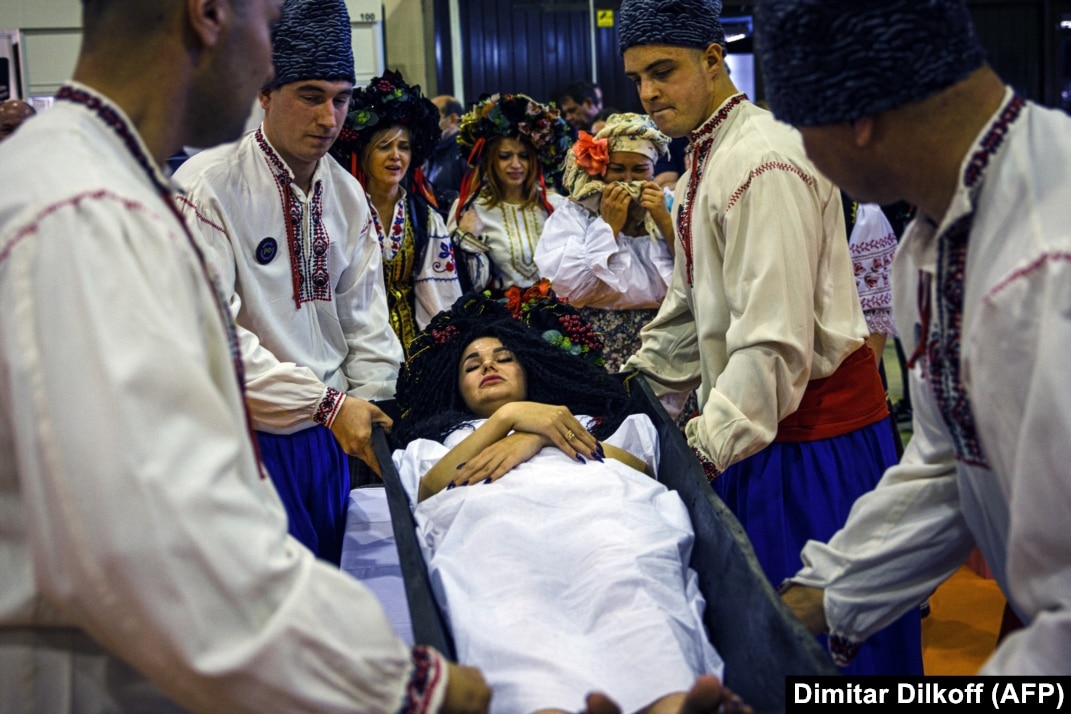 Beautiful Dead Woman In Casket
