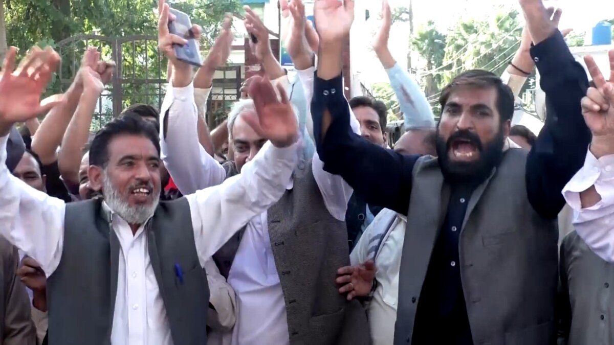 Anger Over Soaring Inflation In Pakistan As Opposition Launches ...