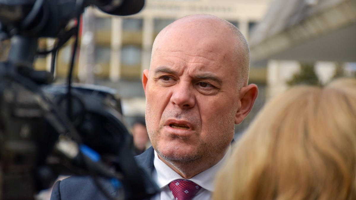 Instead Of Protecting Investigative Journalists, The Bulgarian ...