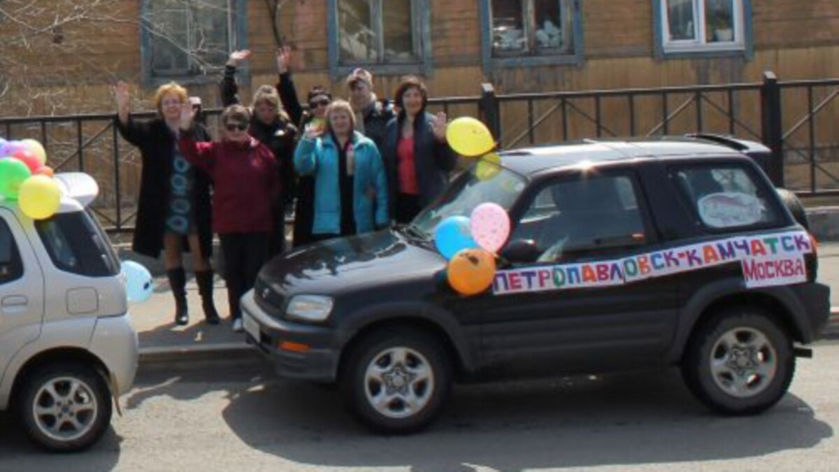 Car Rally Kicks Weekend Protests Against Putin Into High Gear