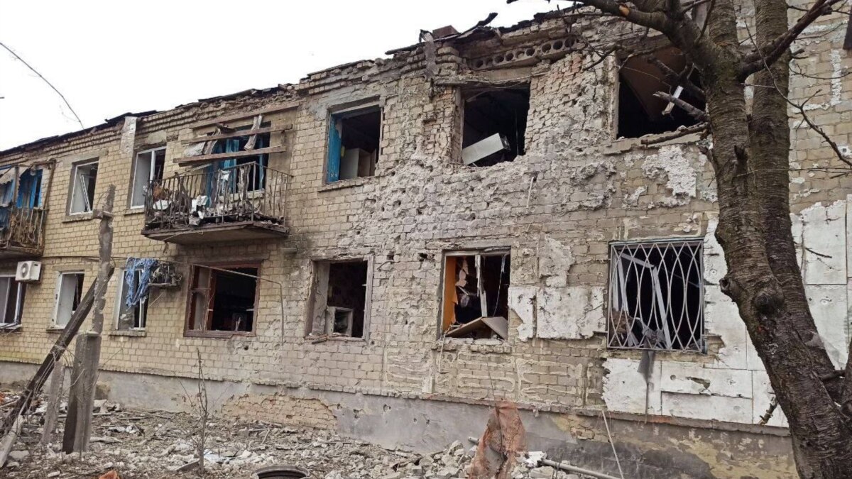 Snapshots From The War: Under Heavy Fire Or Tensely Waiting, All ...