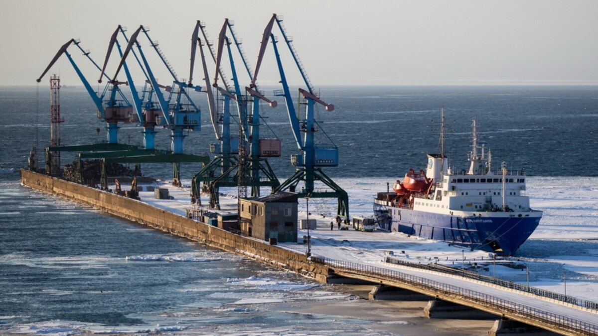 Three Workers Die While Repairing Auxiliary Dry Dock In Russia's Far East