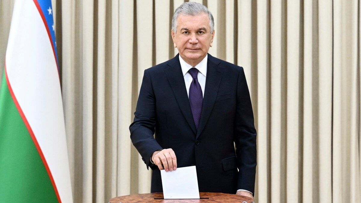 Uzbeks Vote On Constitutional Changes Aimed At Keeping President In Power Until 2040