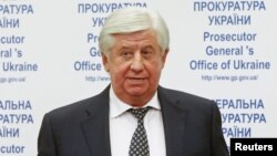 Ukraine's Top Prosecutor Returns To Work Despite Resignation