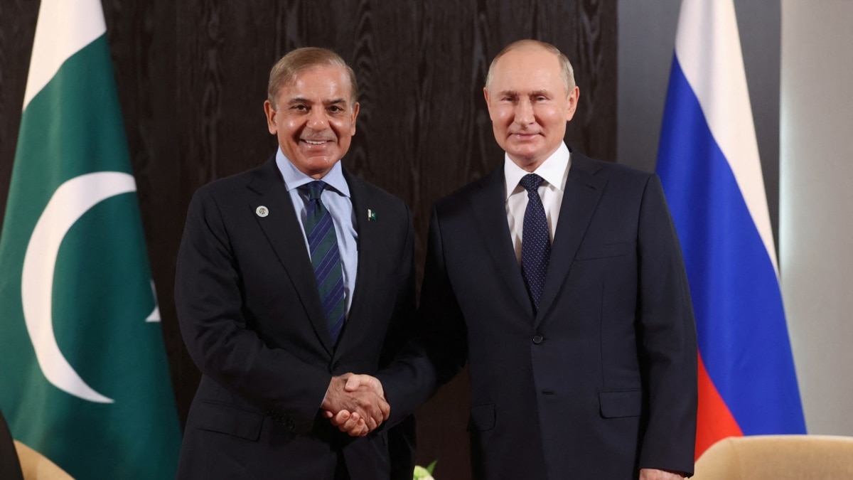 Pakistan PM Says First Discounted Russian Crude-Oil Cargo Arrives In ...