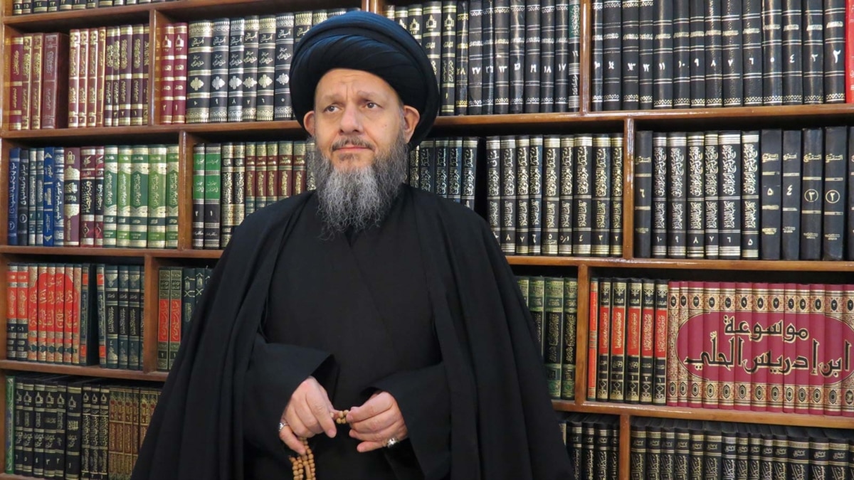 Ayatollah Breaks With Conventions, Triggering Criticism