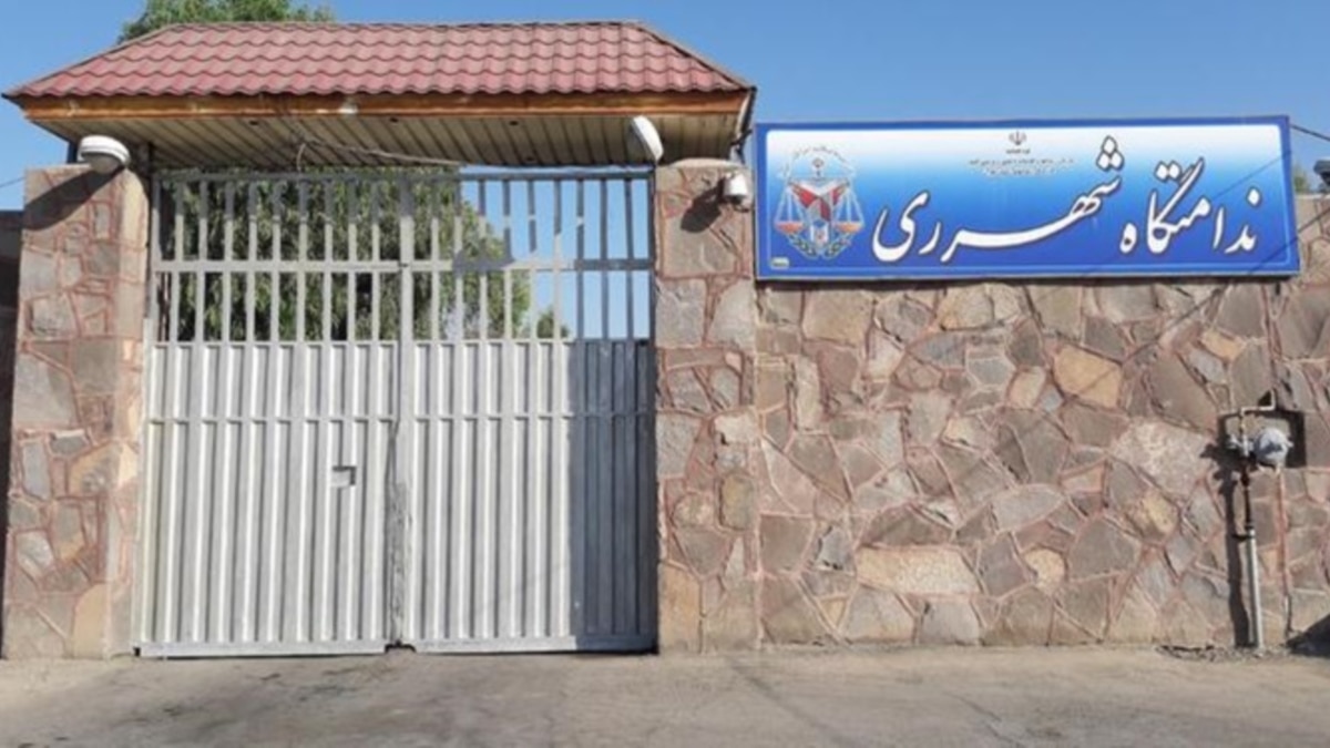 Activist Warns About The Spread Of Tuberculosis At Iran’s Qarchak Prison
