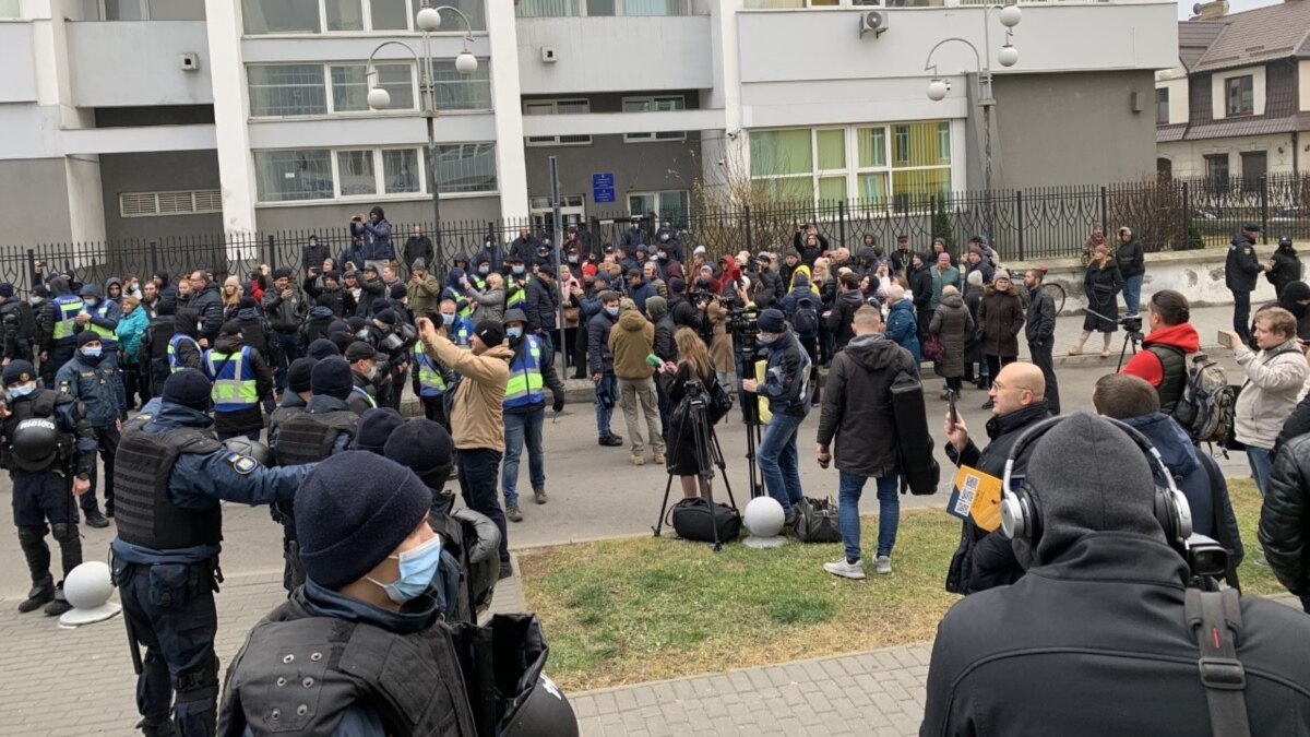 Суд дозволив затримати «антивакцинатора Остапа Стахіва