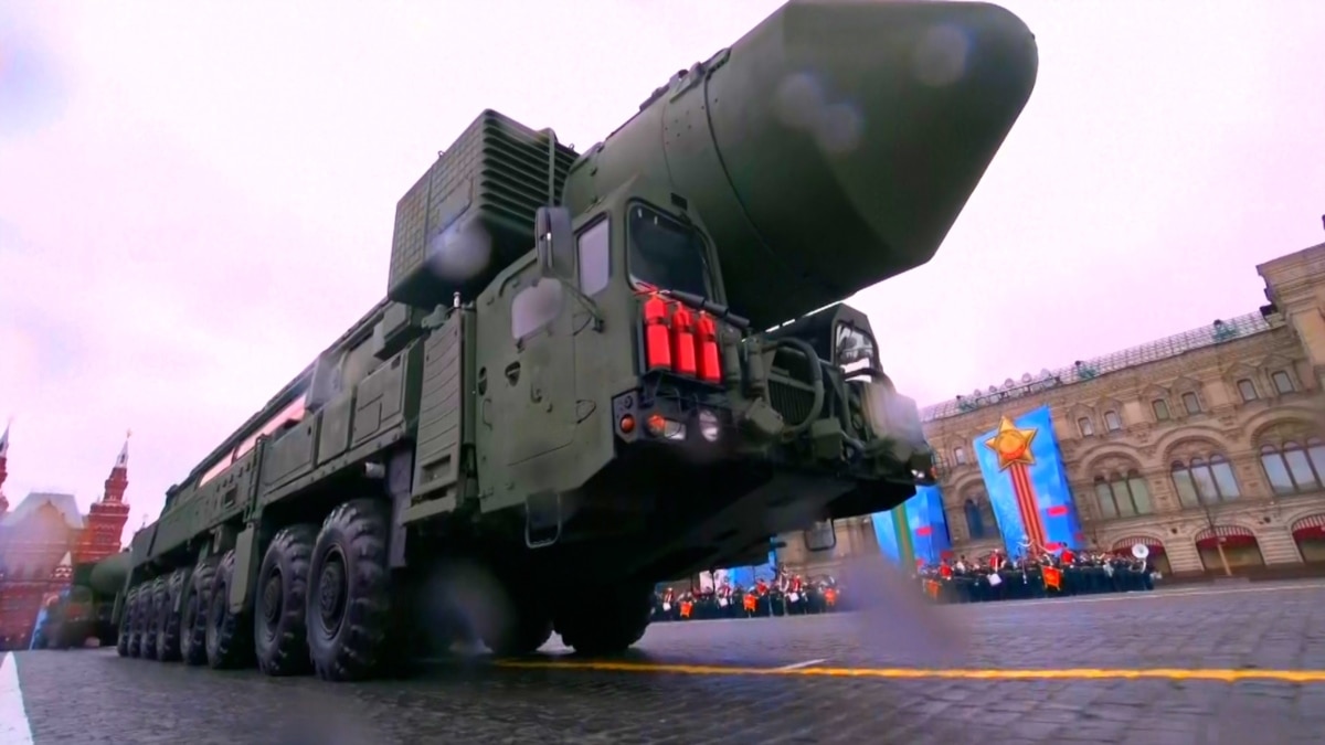 Putin Reviews Victory Day Parade