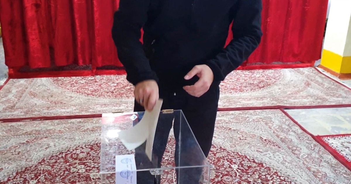 Apparent Ballot Stuffing Filmed During Tajik Polls