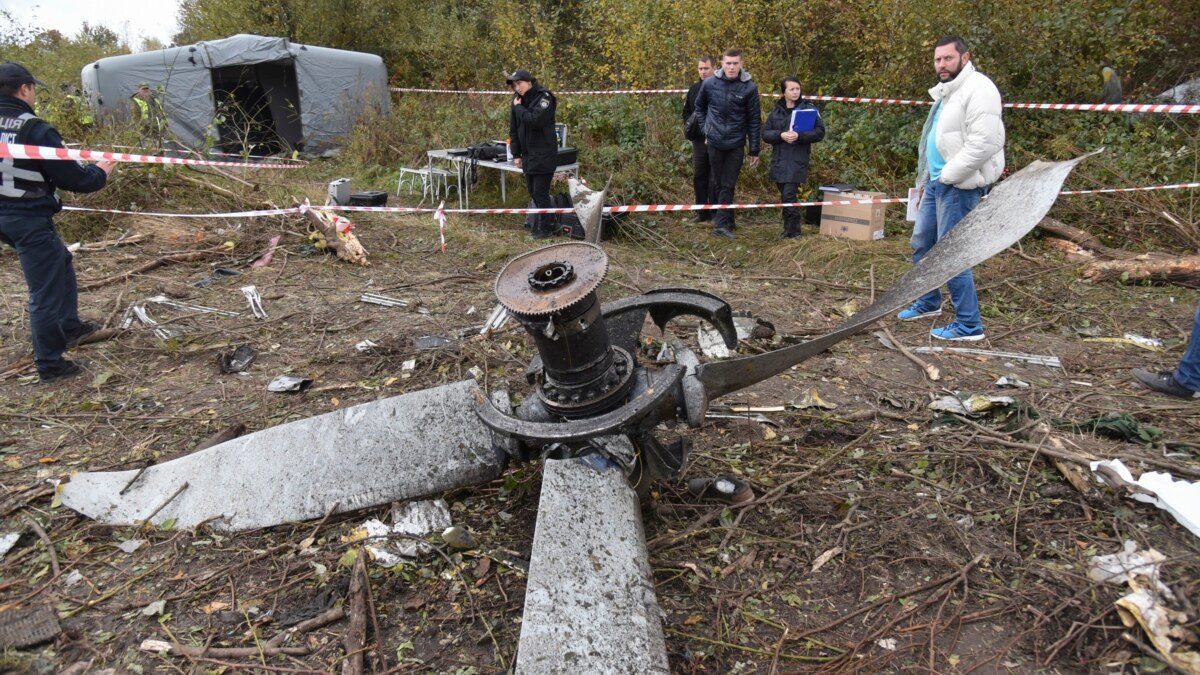 Слідчі називають 4 версії авіакатастрофи Ан-12 під Львовом