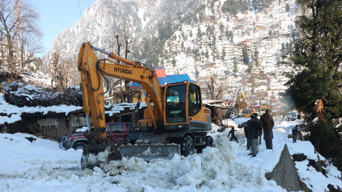 Dozens Killed As Avalanches Hit Pakistan-Administered Kashmir Dozens Killed As Avalanches Hit Pakistan-Administered Kashmir