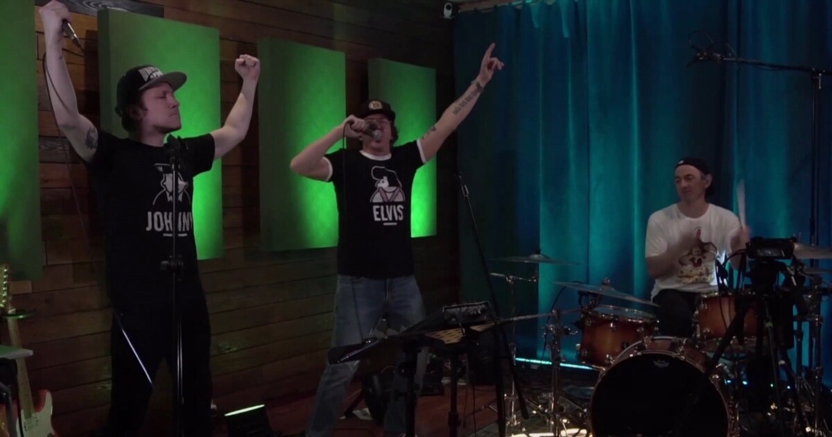 'We Need Money': Russian Indie Bands Livestream During Lockdown