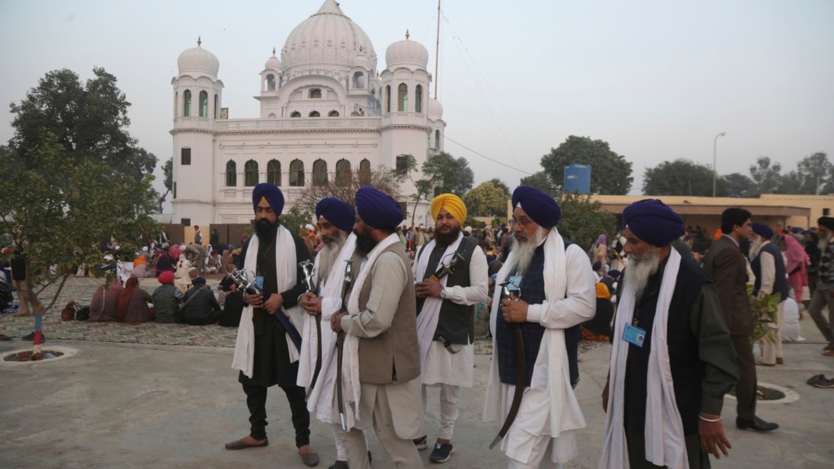Indian Sikhs Visit Shrine In Pakistan In Rare Case Of Cooperation