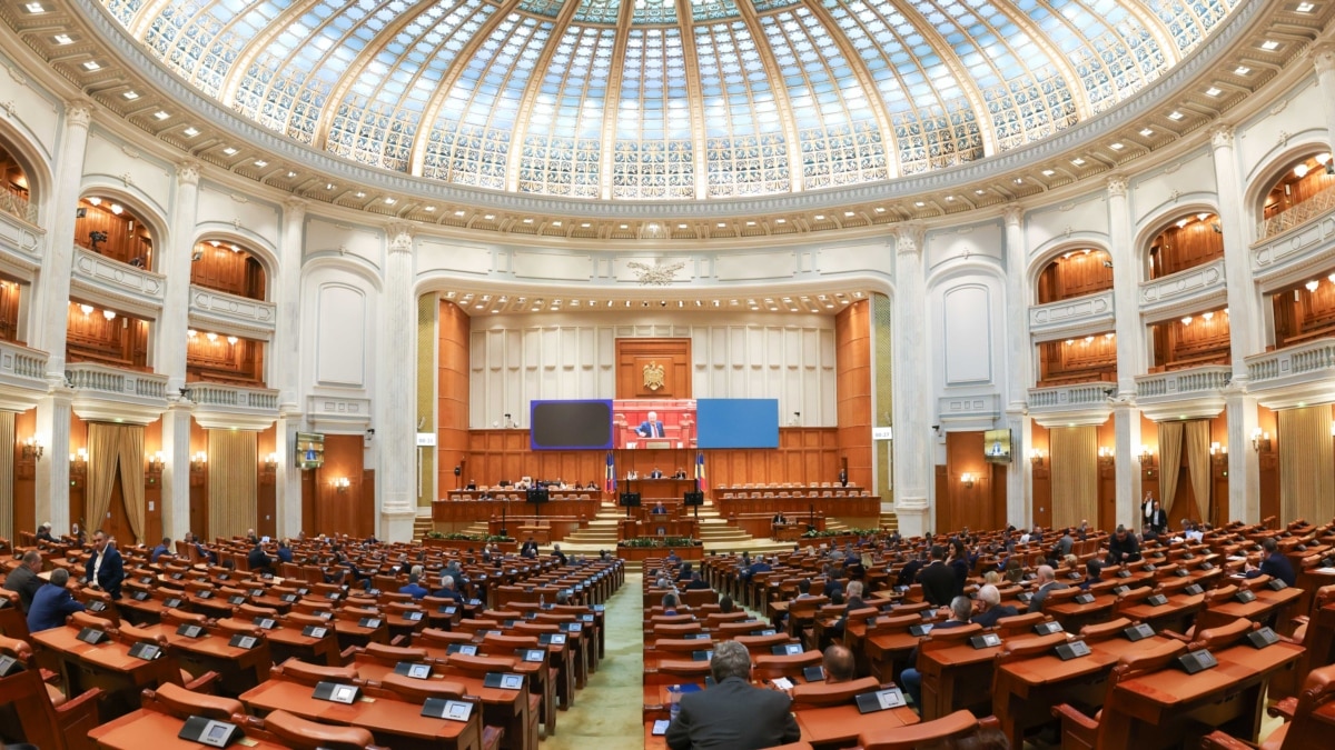 Ar trebui limitate mandatele șefilor din serviciile secrete? Traseul ...