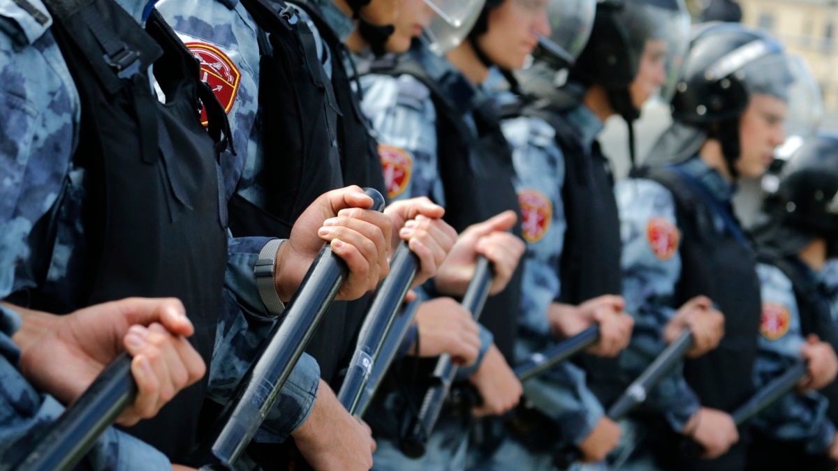 Blood, Broken Legs, And Mass Detentions: 2019's Moscow Protests