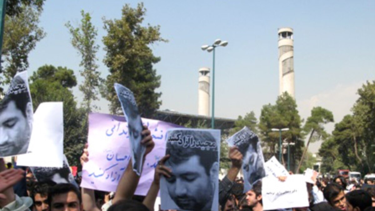 Iran: Students Grab Spotlight With Challenge To President