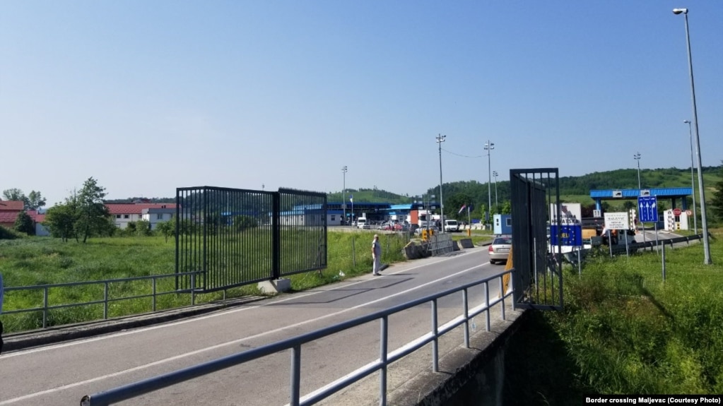 Croatia sets up barriers at Maljevac border crossing with Bosnia : r/europe