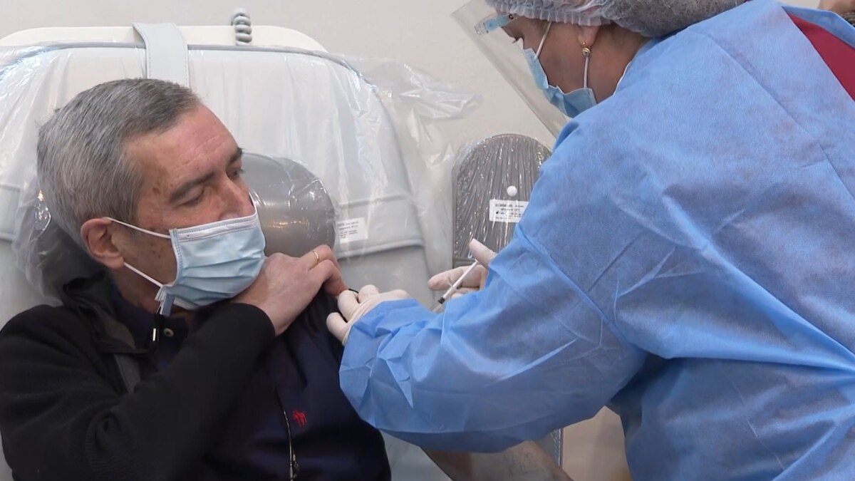 Medical Workers Prioritized As Georgia Begins COVID-19 Vaccine Rollout