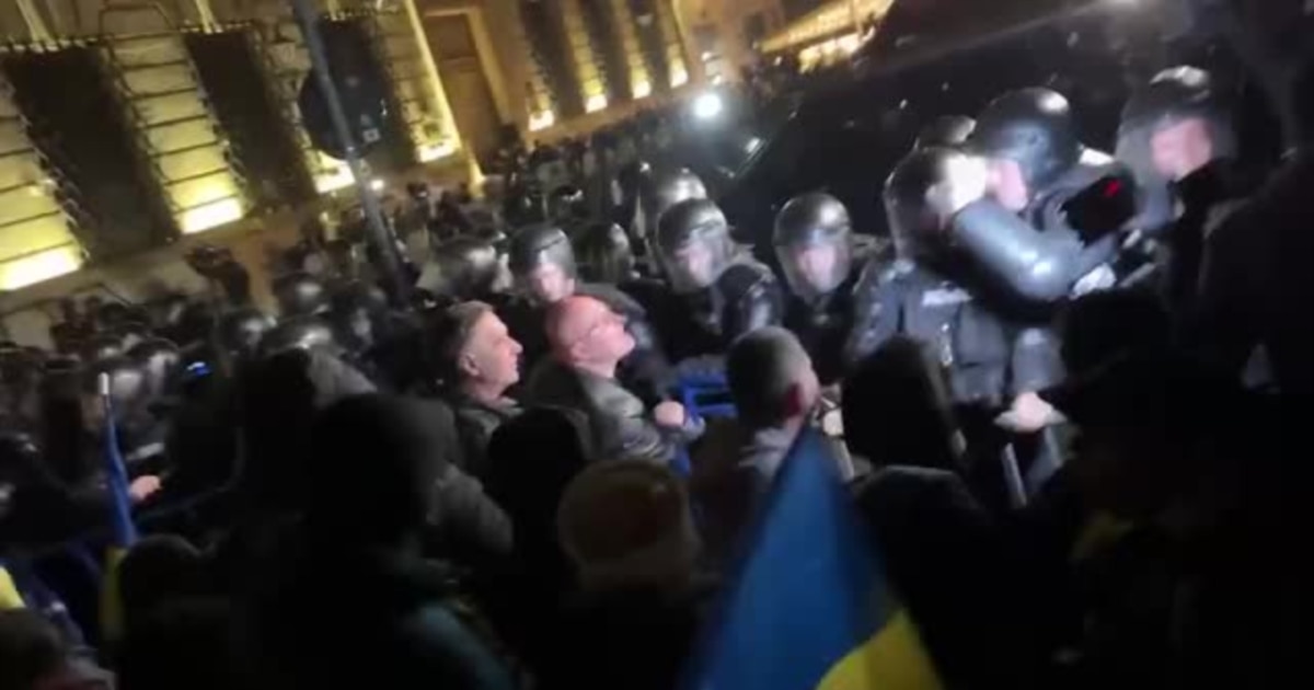 BEC a explicat de ce a respins candidatura lui Călin Georgescu. Protest ...