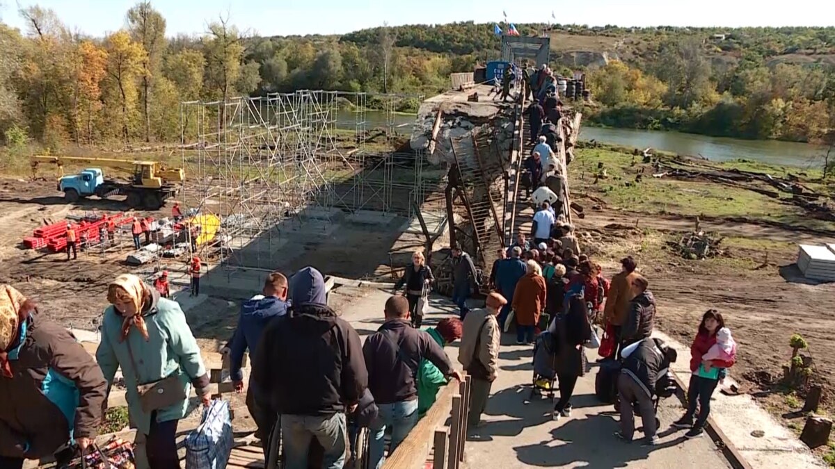 Crossing The Front Line In Eastern Ukraine