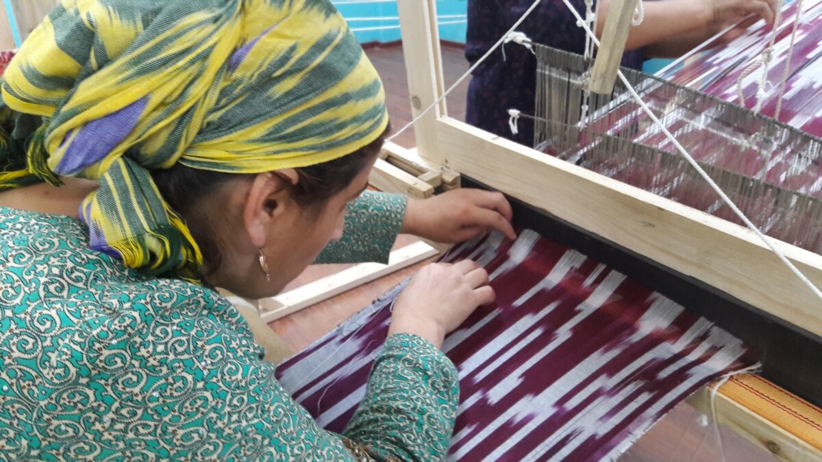 Тажиктердин атлас токуу, түркмөндөрдүн ахалтеке таптоо өнөрү ЮНЕСКО ...