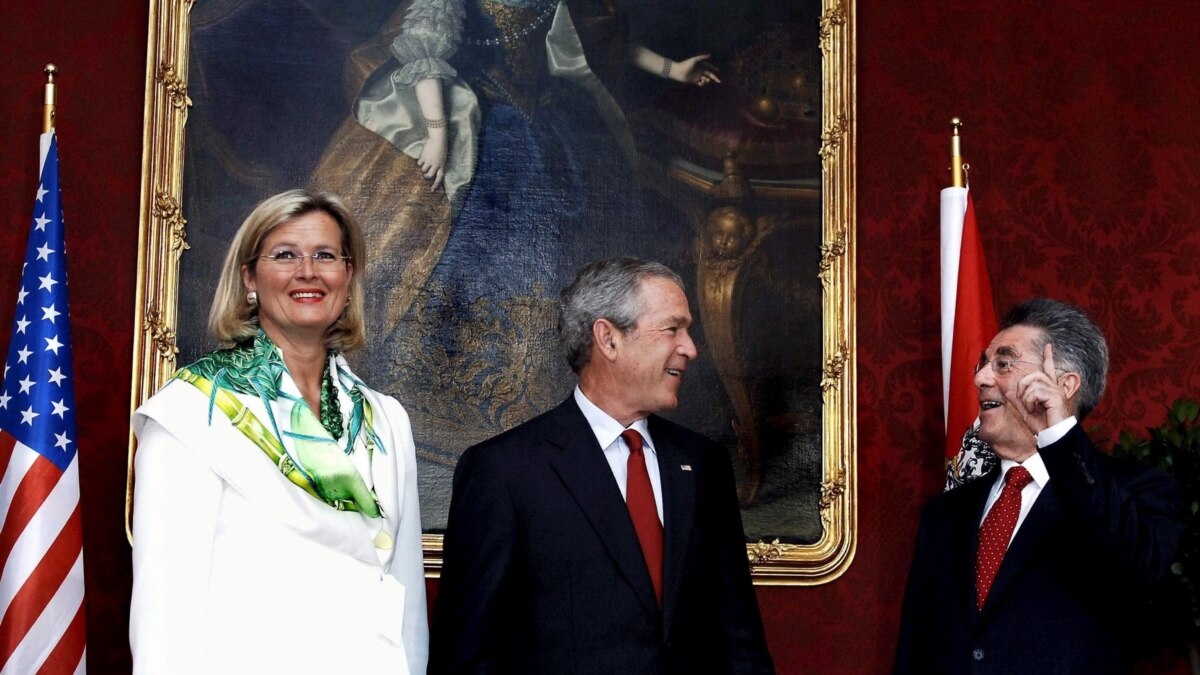 Bush, EU Leaders Begin Vienna Summit