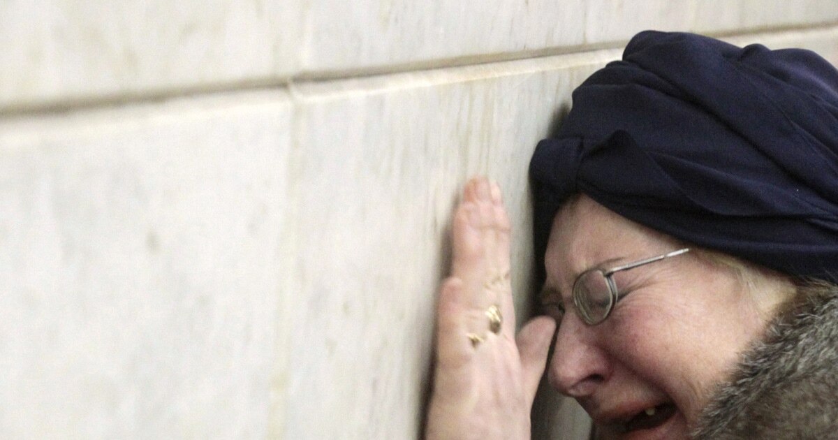 Moscow Mourns 39 Victims Of Metro Blasts