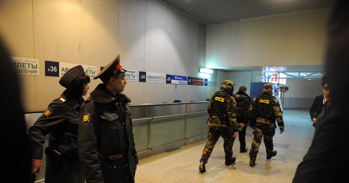 Chechen Man Detained At Moscow Airport May Face Torture, Rights Group Says