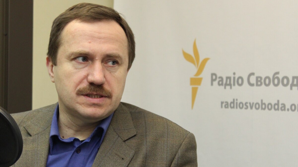 Україна не зможе довго жити за Конституцією-2004 – експерт