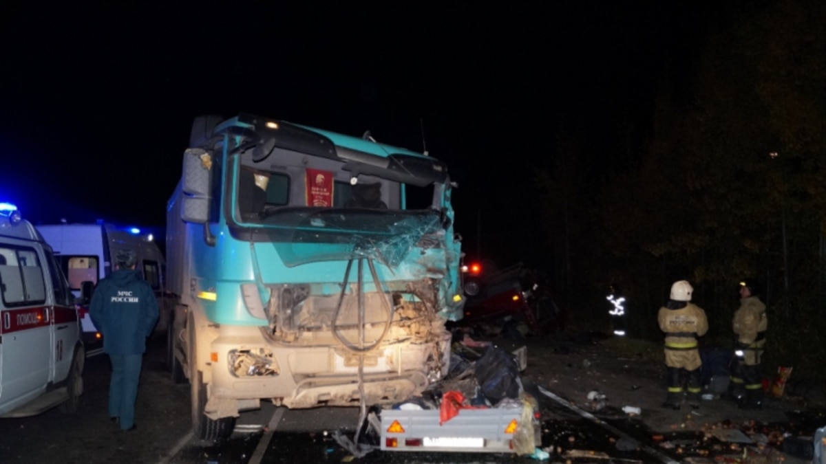 Russia's Chuvashia Mourns 11 Victims Of Deadly Traffic Accident