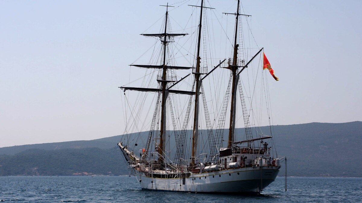 Brod 'Jadran' ostaje u Crnoj Gori