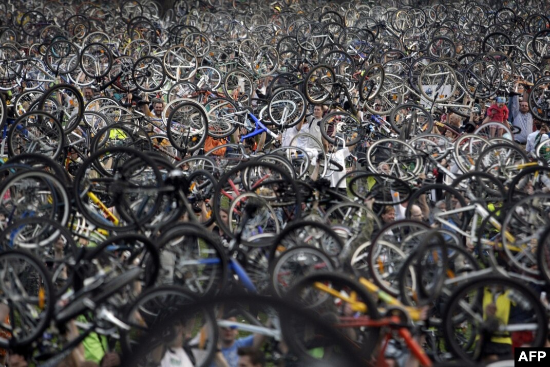 Obama Putin Bicycle
