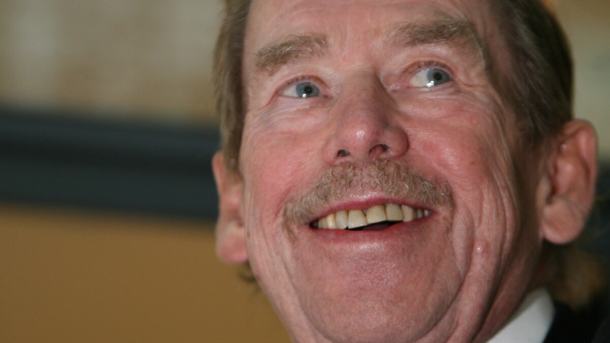 European Intellectuals Warn Of Democracy Crisis 20 Years After Berlin ...