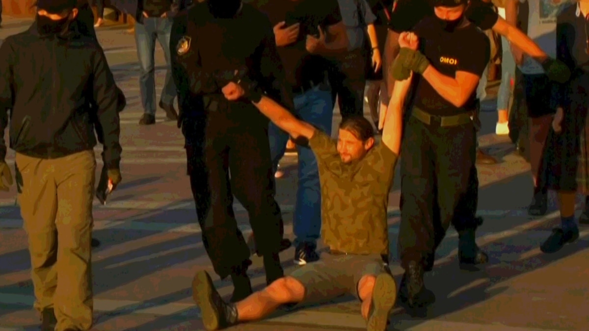 Belarusian Police Detain Protesters, Opposition Leaders