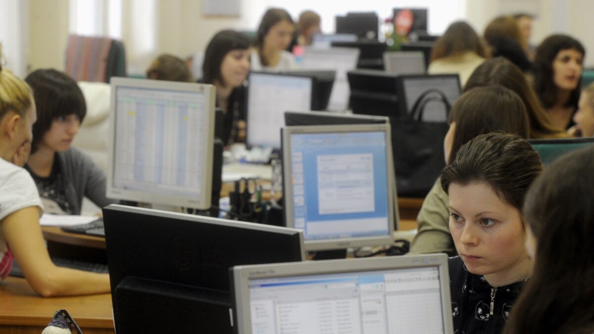 Russian Internet-Isolation Bill Advances, Despite Doubts In Duma