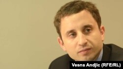 Filip Ejdus: Satira meta terorista