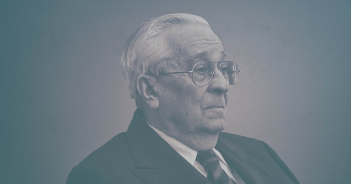 Mircea Carp, una din vocile de la Radio Europa Liberă, a murit. Avea ...