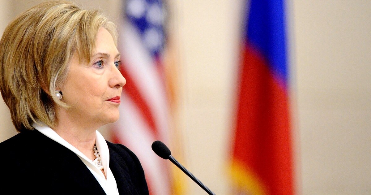 Clinton Emphasizes Cooperation In U.S.-Russia Relations